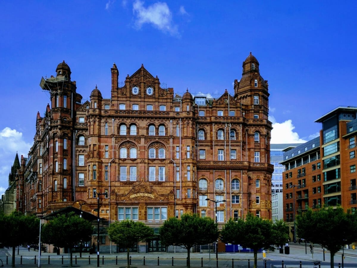 2 DAYS IN BEAUTIFUL MANCHESTER, ENGLAND - HELGA AND HEINI ON TOUR