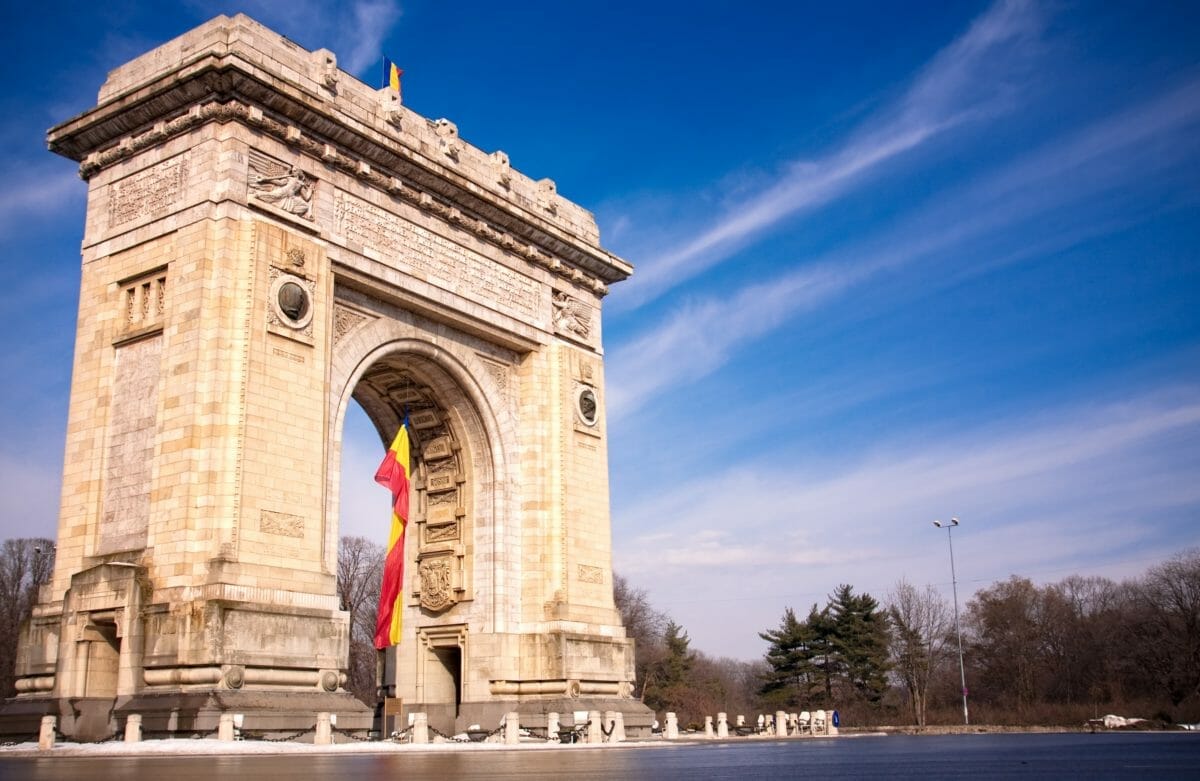 26 Famous Romanian Landmarks You Absolutely Need to Visit!